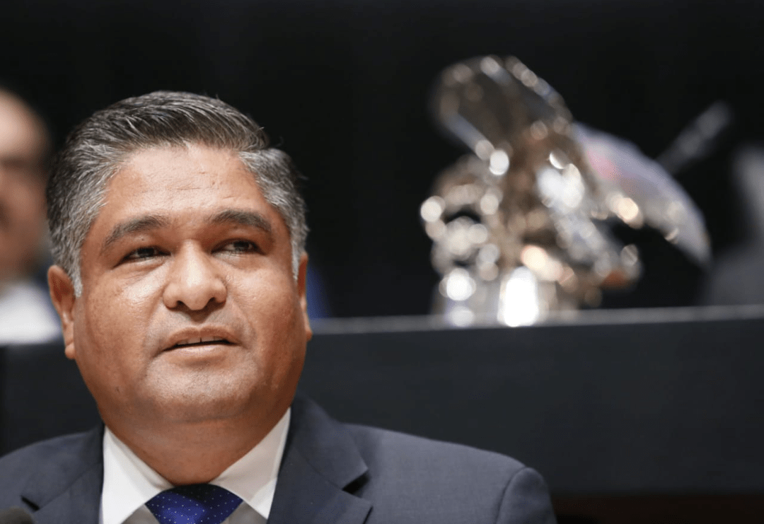 Víctor Fuentes y su rol en el Senado