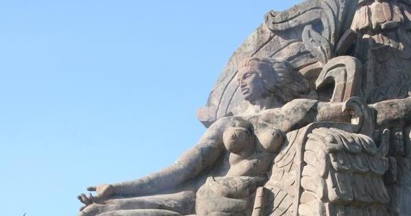 La conocen como La Chichona: AMLO a monumento de Tabasco