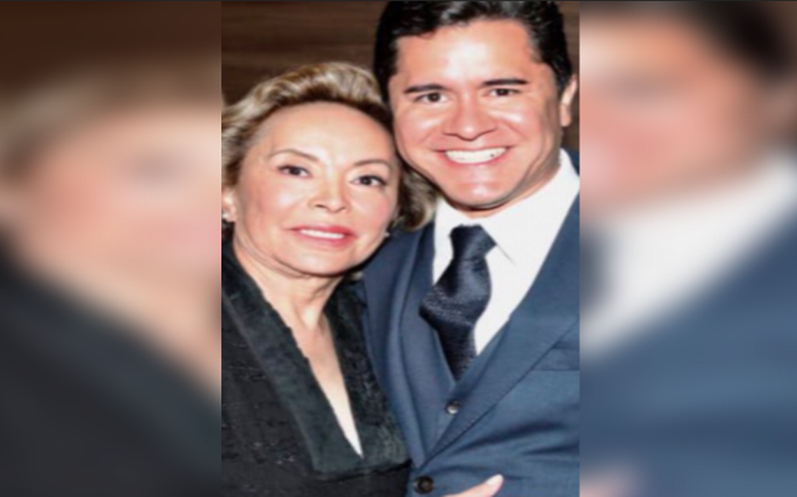 Elba Esther se casará con su abogado, un joven de 36 años
