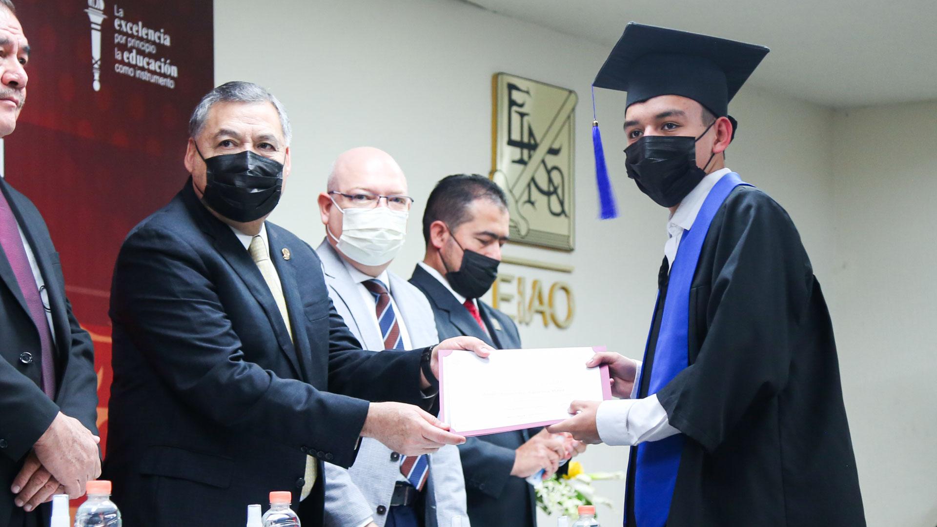 Concluyen sus estudios en técnico dual de EIAO