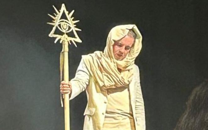 Debuta Eloy Garza en Ifigenia cruel